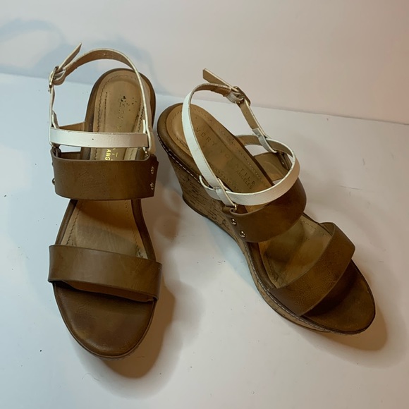 Very Volatile | Shoes | Very Volatile Los Angeles Brownwhite Wedges ...